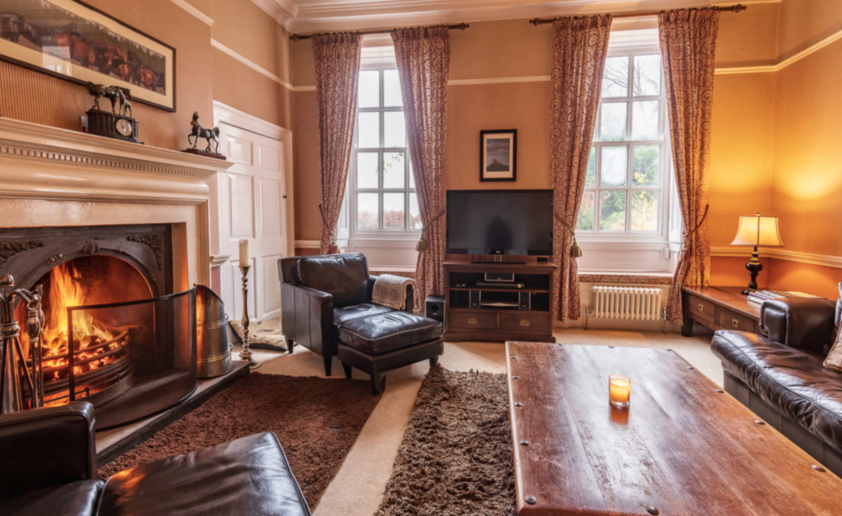 A 5-bed country house with stables, grazing – just five minutes from a ...