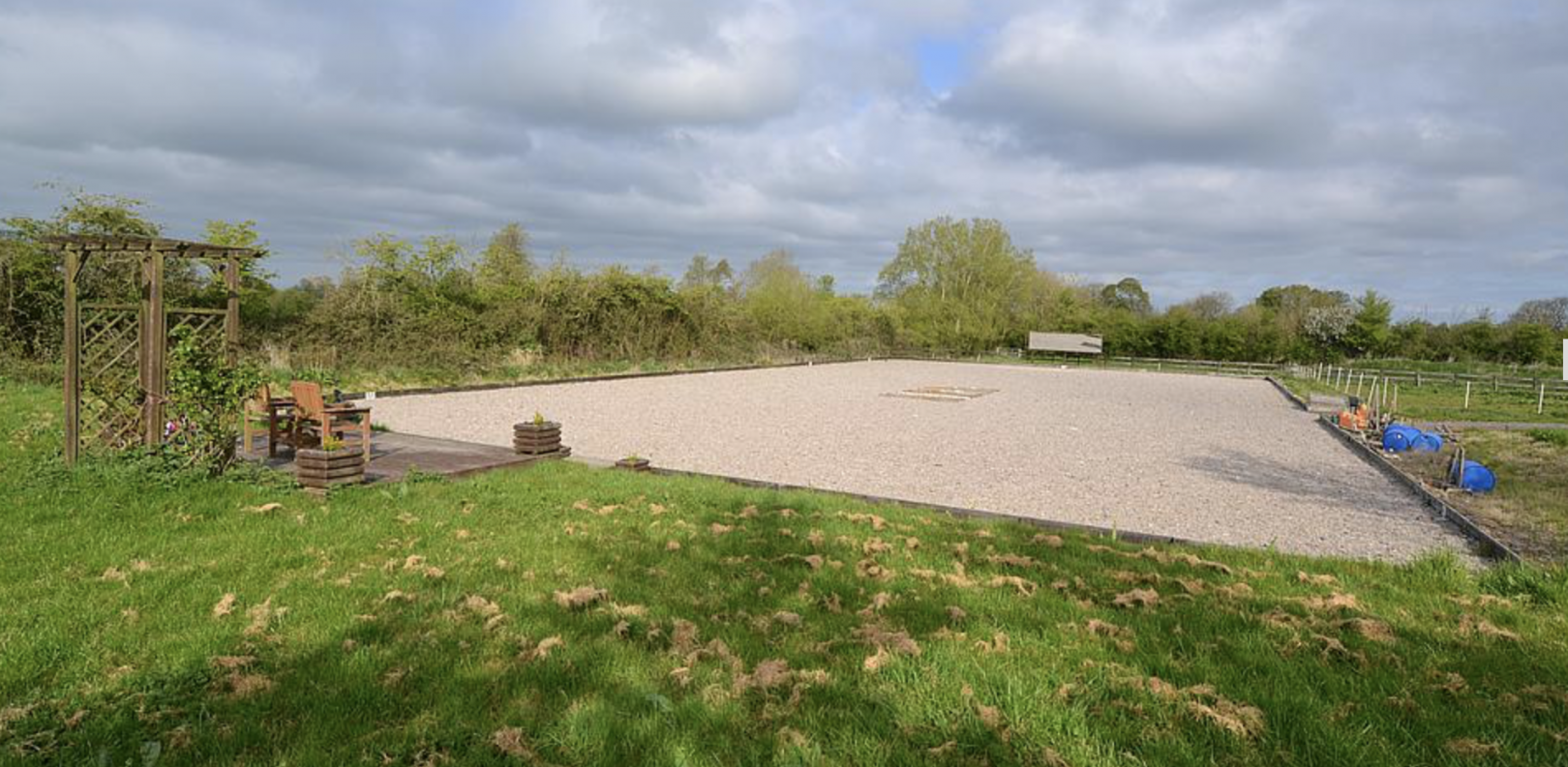 Would you move into this modern home with 6 stables, arena, 7 acres and ...