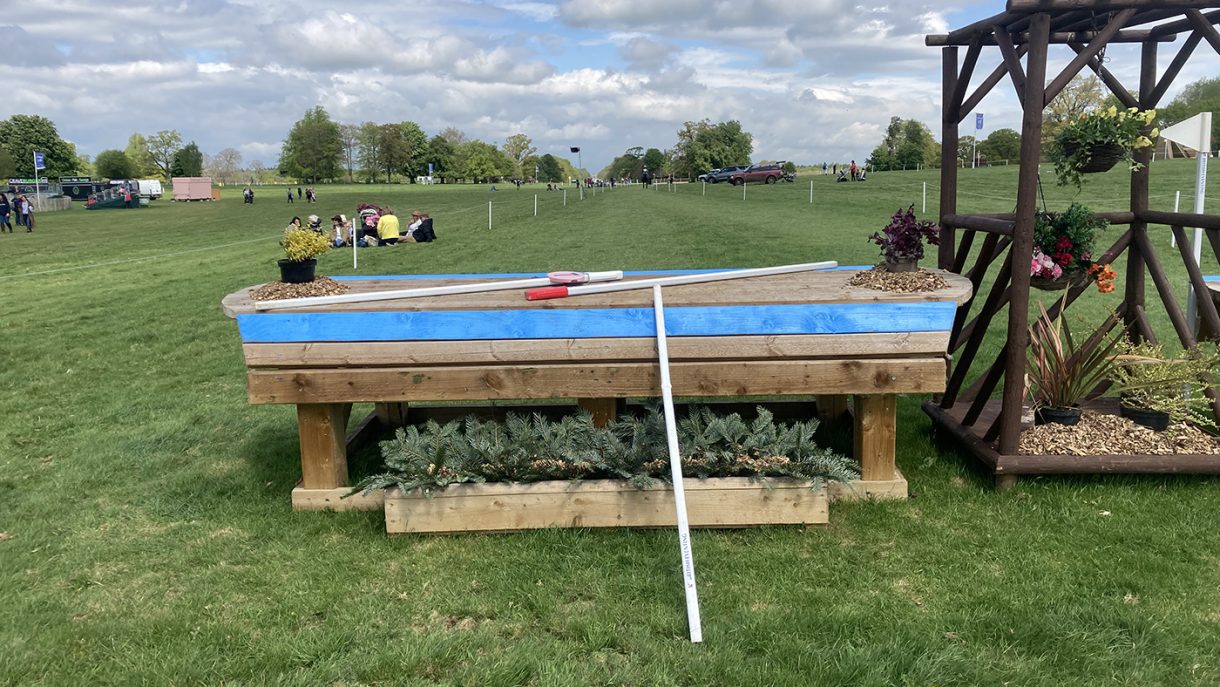 Badminton grassroots championships course: BE100 fences