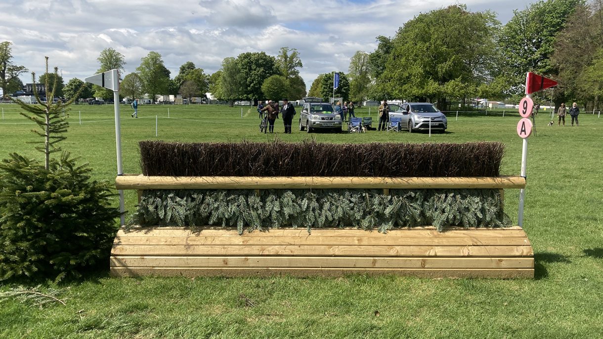 Badminton grassroots championships course: BE100 fences