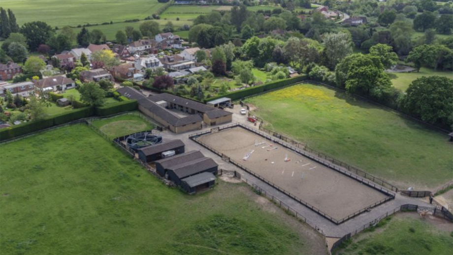 Professional or keen amateur? Set-up base at this home with stable yard ...