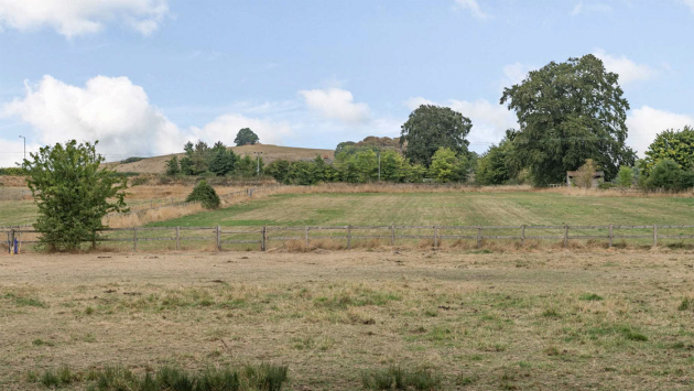 A cottage with six stables, paddocks, all-weather turnout and great ...