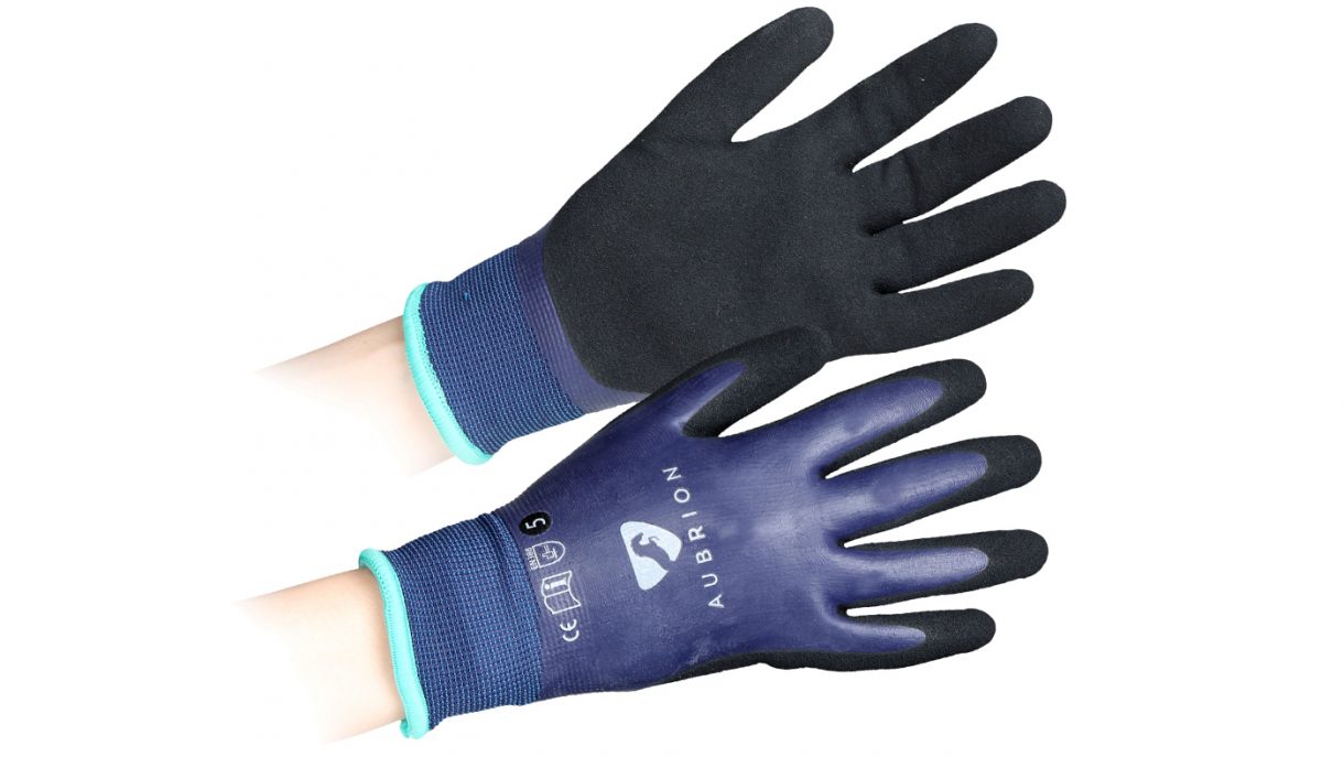 Best winter yard gloves to keep your hands warm and dry | Horse & Hound