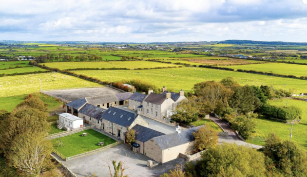 Settle into coastal life in a farmhouse with 40 acres, arena, holiday ...
