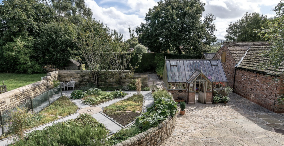 Take a tour of this country house with stables in more than six acres ...