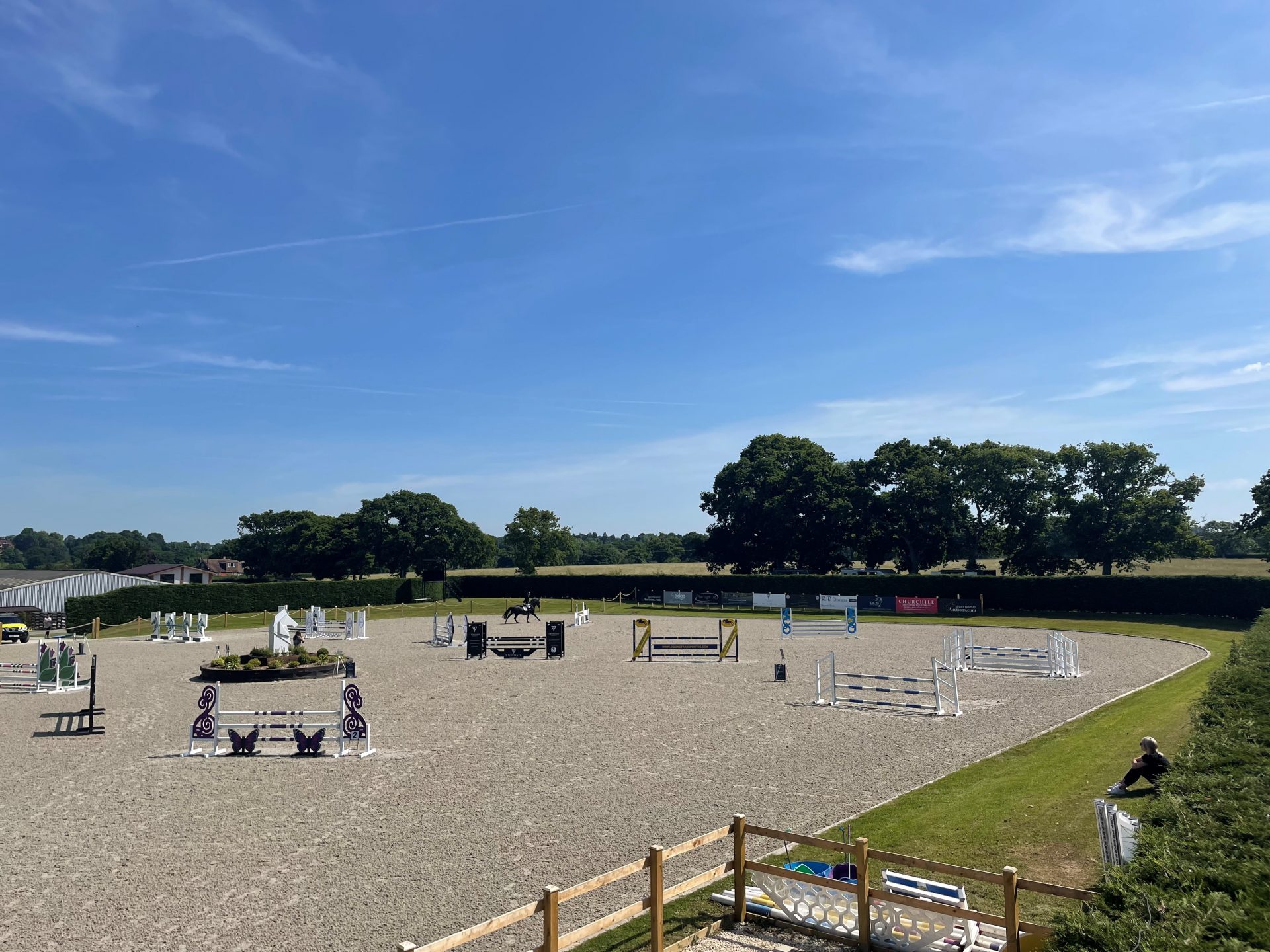 A self contained 6-box stable yard, excellent facilities and a one-bed home