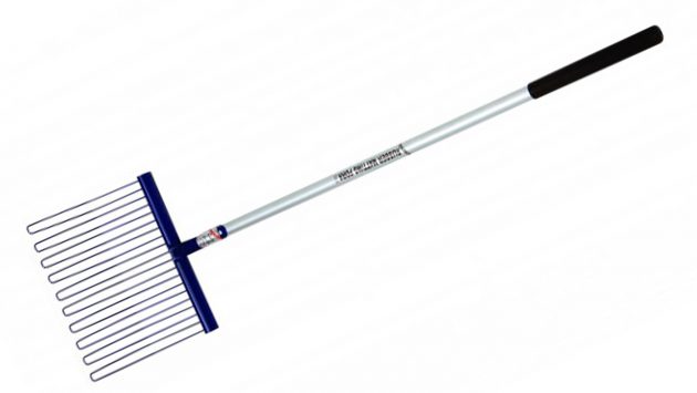Best shavings forks for mucking out and yard use | Horse & Hound