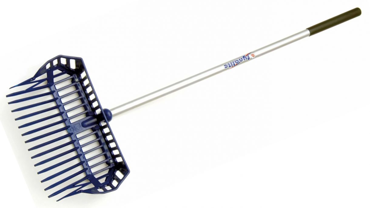 Best shavings forks for mucking out and yard use | Horse & Hound