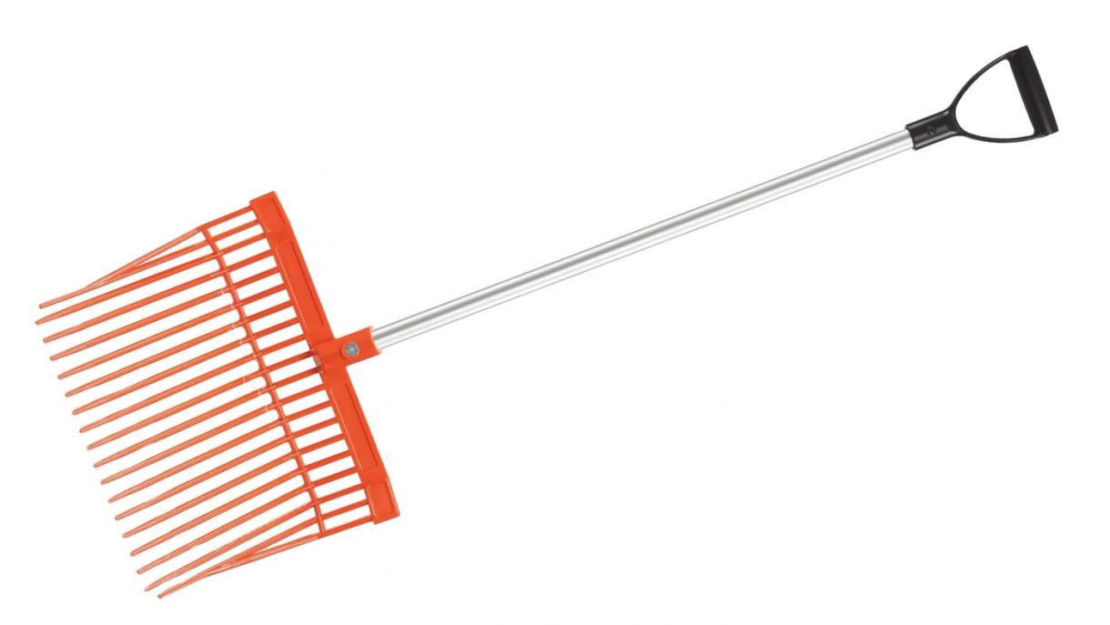 Best shavings forks for mucking out and yard use | Horse & Hound