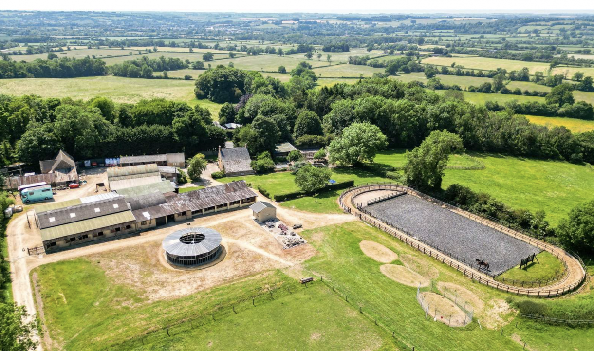 A beautiful farmhouse with stables, arena, gallop, 118 acres, annexe ...