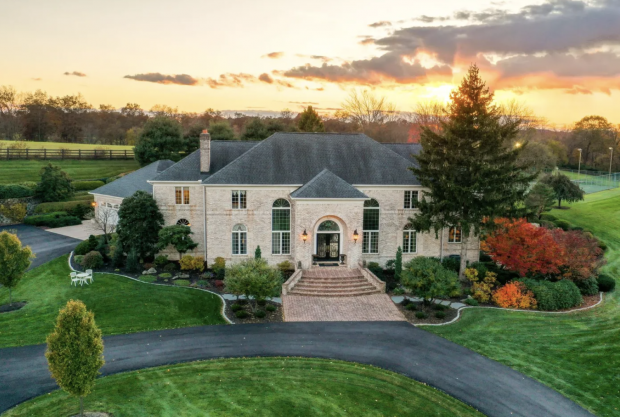 A beautiful small estate with stables, pool, cinema and more, set in 24 ...