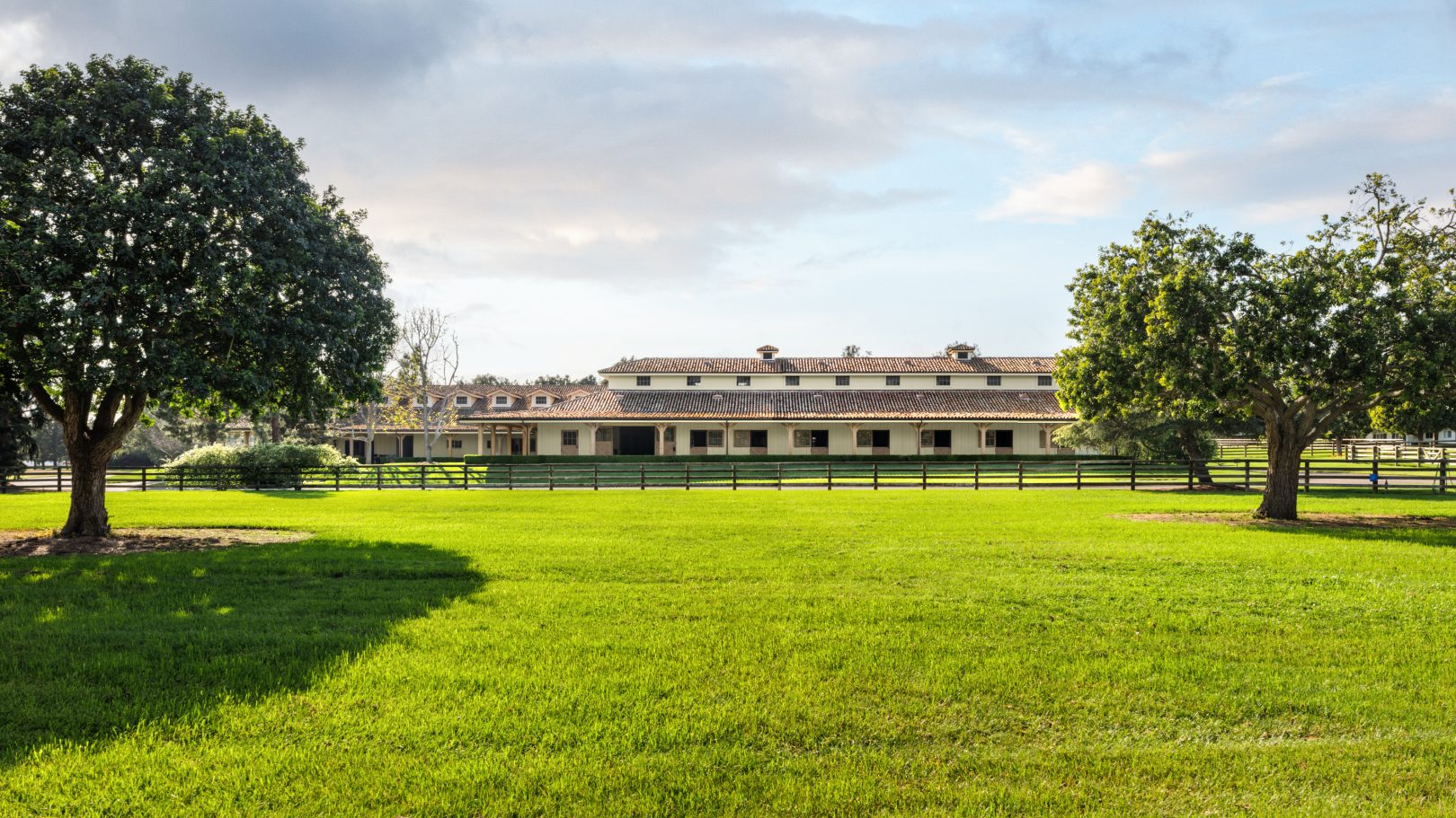 This is what a +£77.5m property looks like, complete with stables ...