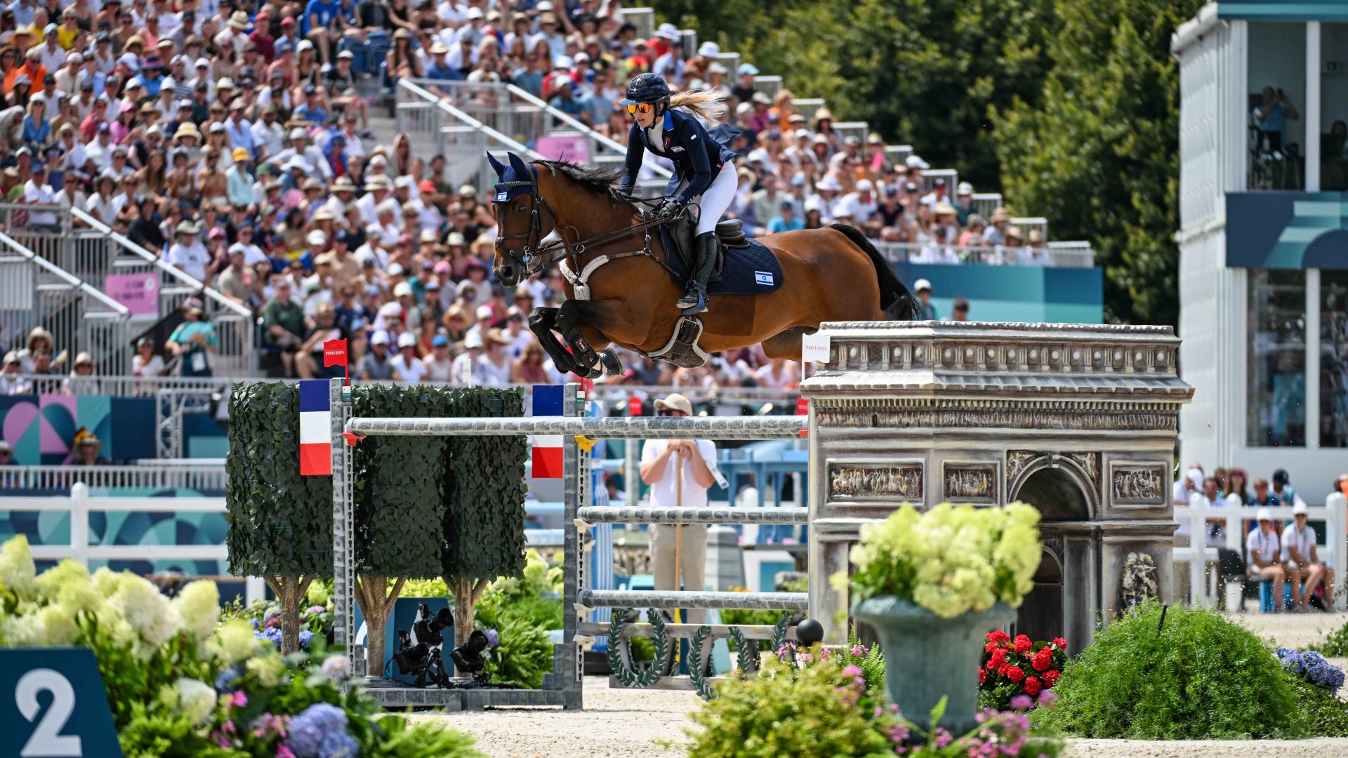 Olympic showjumping trot-up – six not presented to start individual contest