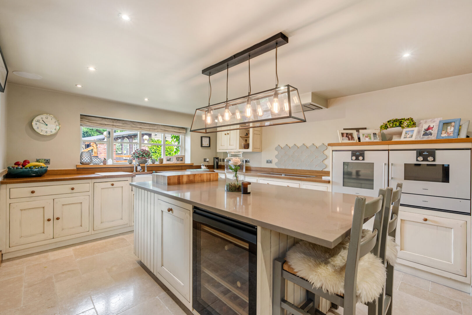 A lovely set-up complete with stables, arena and a beautiful home ...