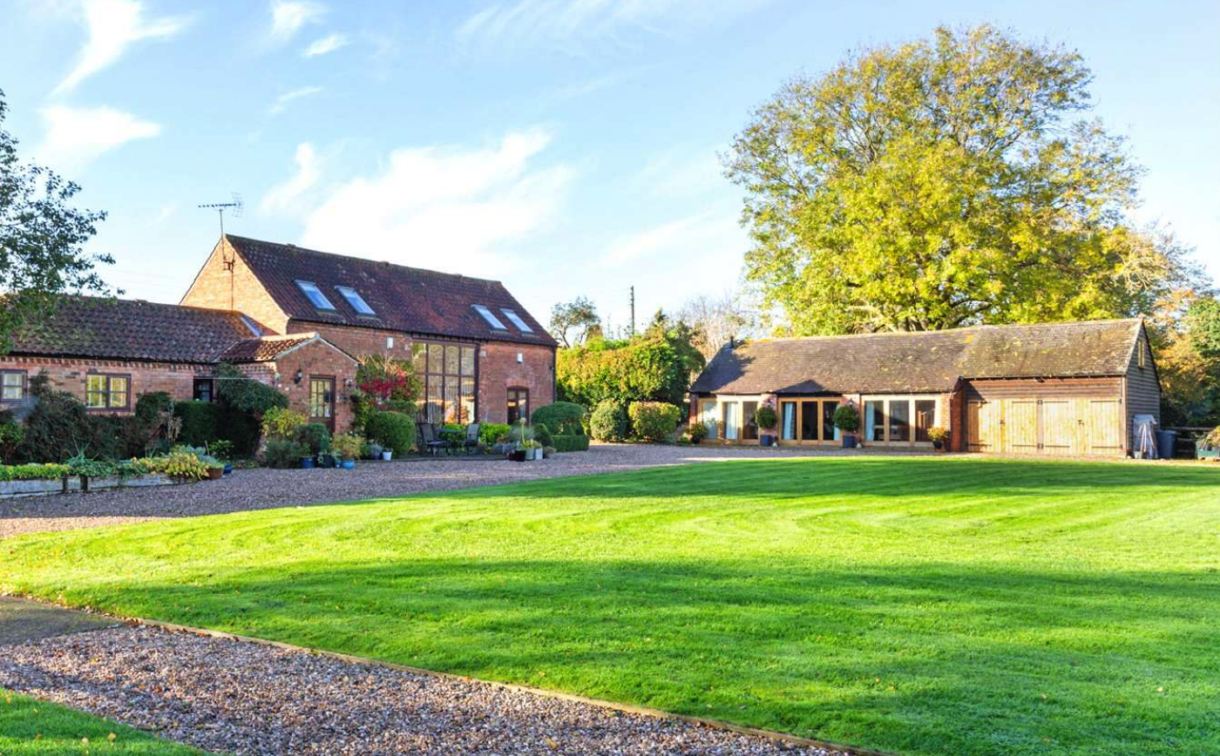 Horsey home with two acres, stables and a school | Horse & Hound