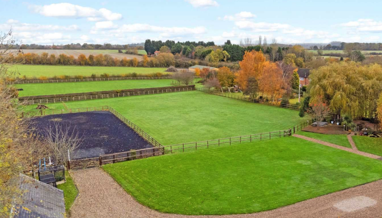 Horsey home with two acres, stables and a school | Horse & Hound