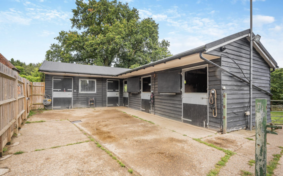 A beautiful semi-rural home complete with stables, arena, swimming pool ...