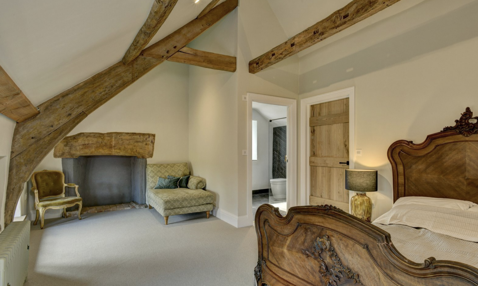 A stunning horsey home complete with stables, arena, grazing, pool and ...