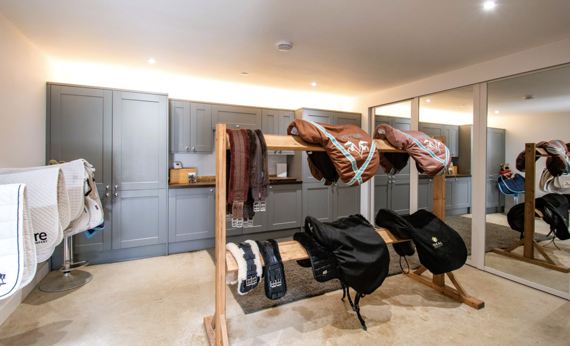 This place is the bee’s knees – check out a mega horsey home, complete ...