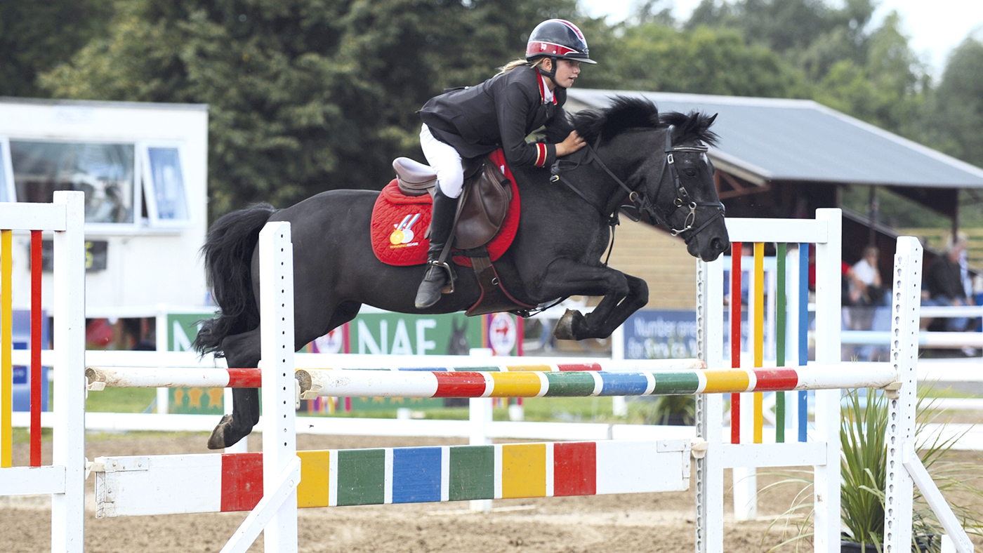 ‘She gave her everything’: final farewell to tiny, quirky, 34-year-old ...