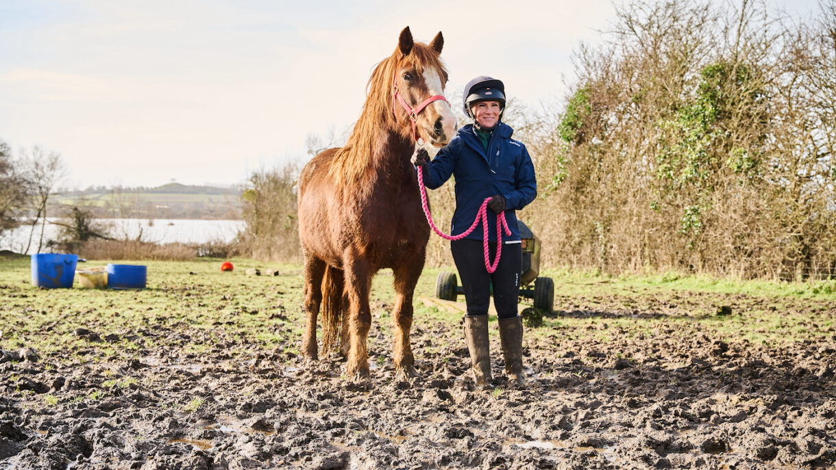 First-ridden pony training for successful transition from lead-rein classes