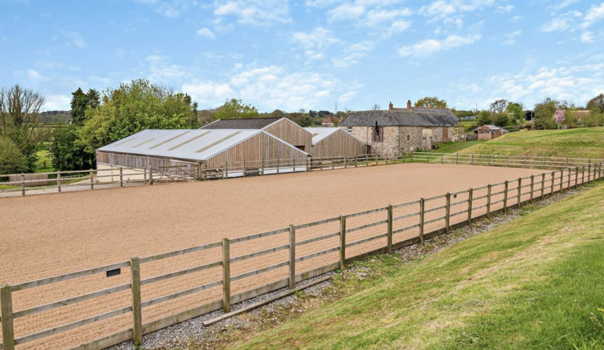 When can we move in? A wonderful farmhouse with stables, arena, pool ...
