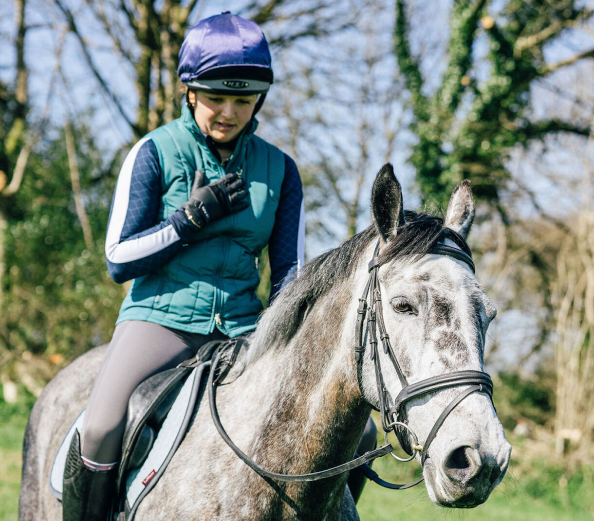 Build confidence horse riding on the road with five helpful tips