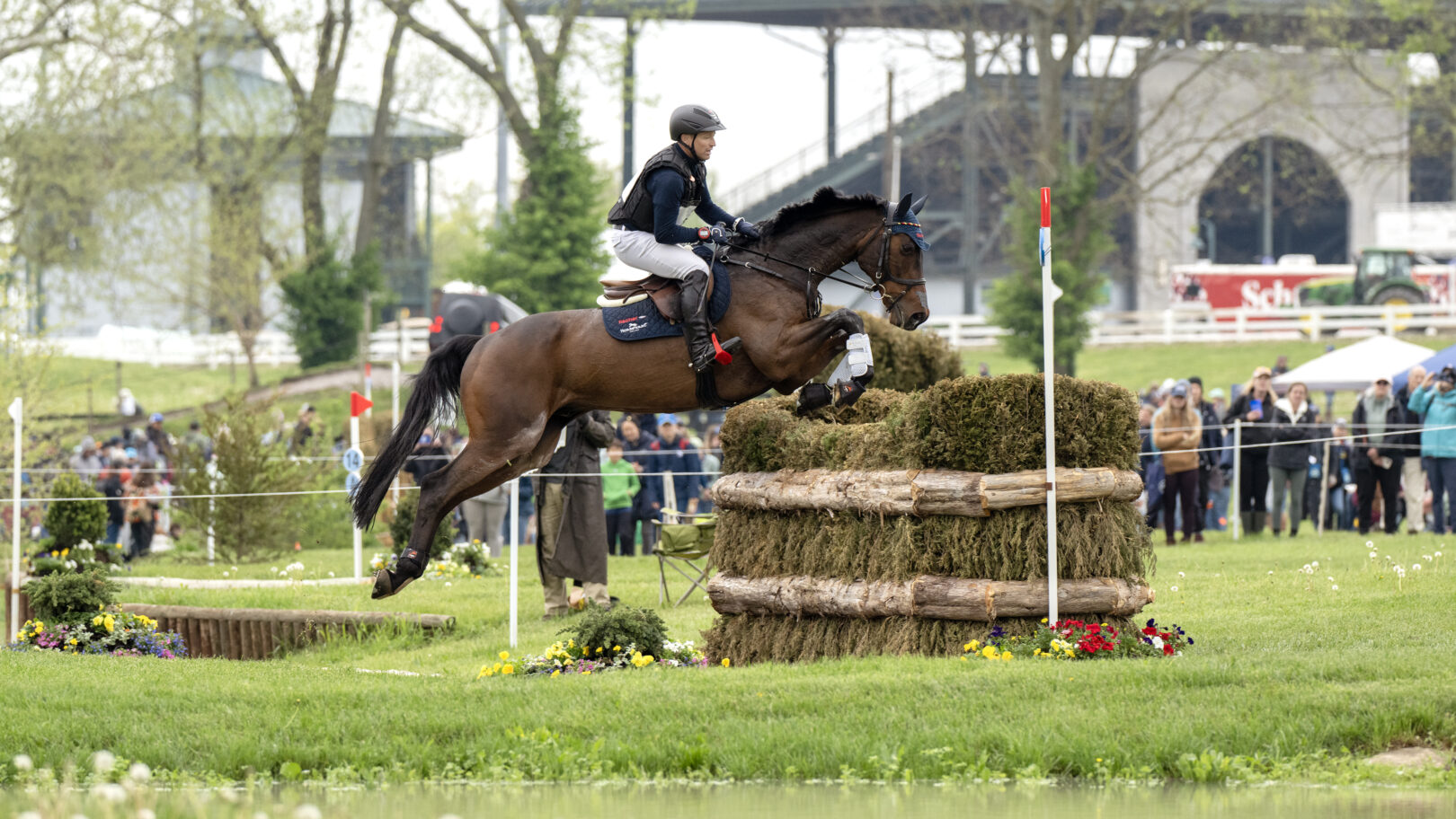 Michael Jung leads after Kentucky Three-Day Event cross-country
