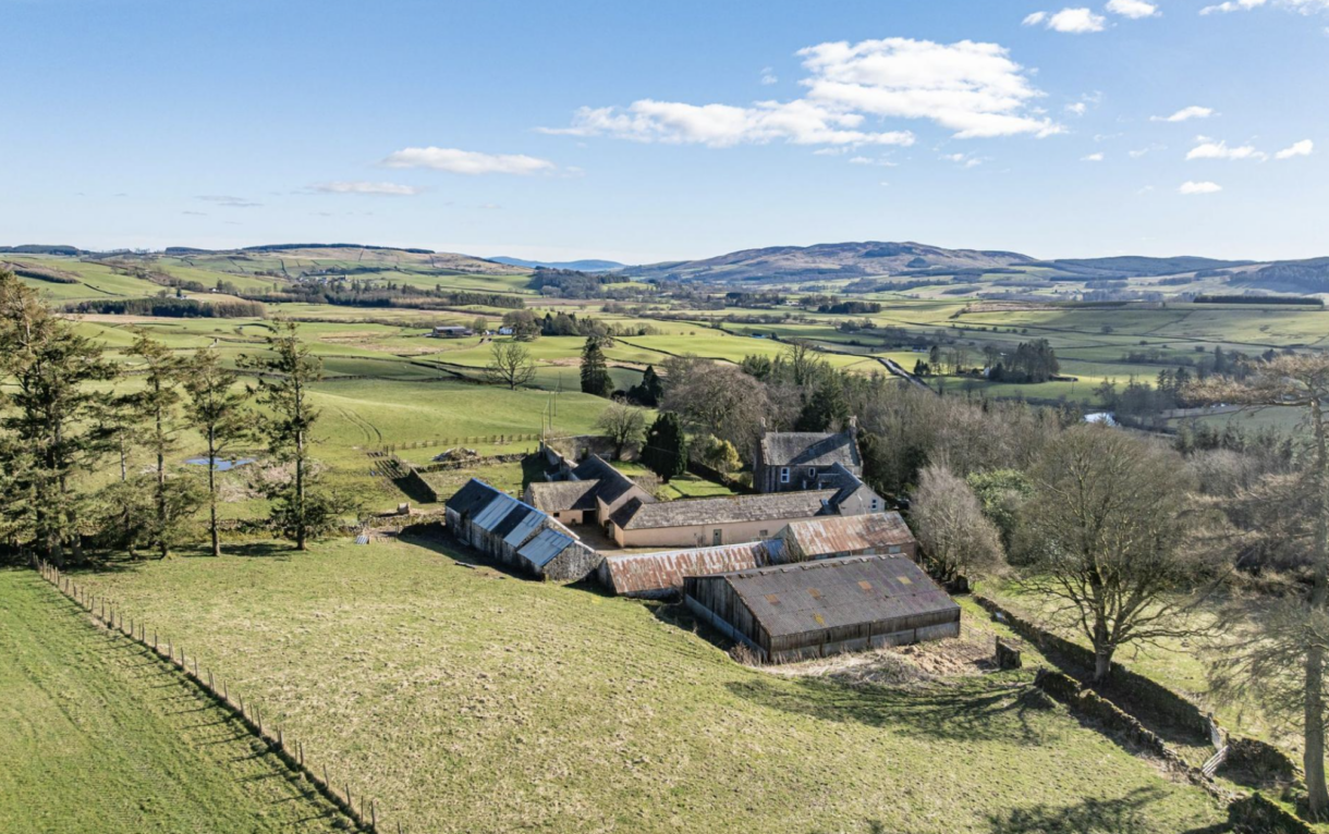 An impressive country home with over 10 acres, stables and annex for ...