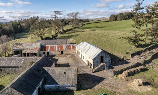 An impressive country home with over 10 acres, stables and annex for ...