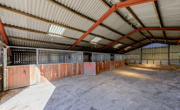 An impressive country home with over 10 acres, stables and annex for ...
