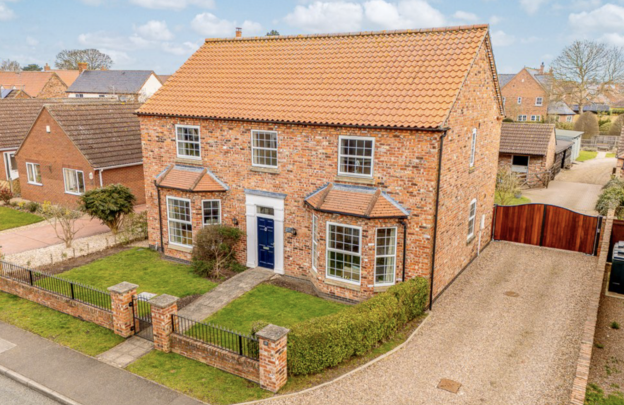 A family home with 6 stables, a big arena and paddocks for sale