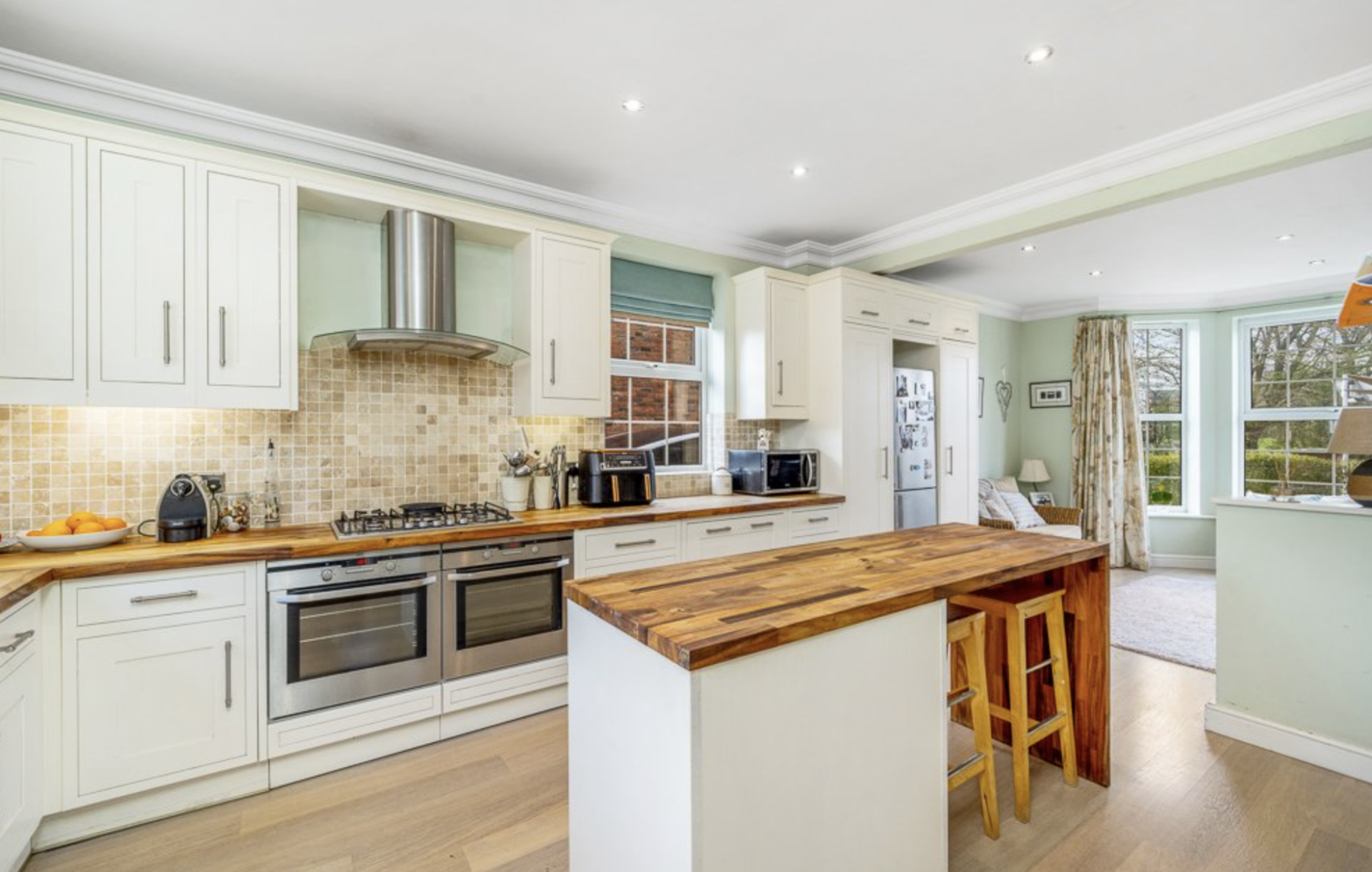 A family home with 6 stables, a big arena and paddocks for sale