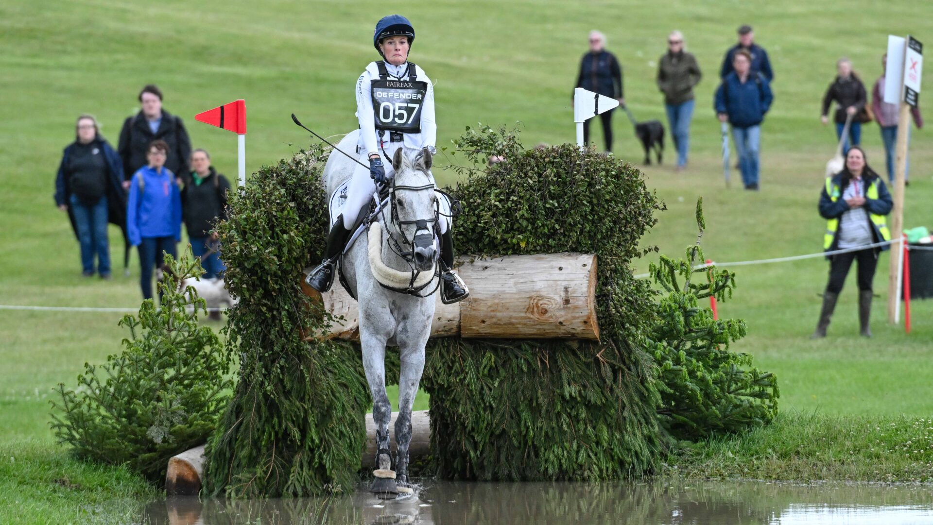 Bubby Upton retains lead after Bramham Horse Trials cross-country