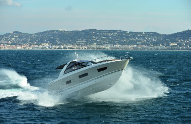 Video: Jeanneau Leader 40 open sportscruiser tested - Motor Boat & Yachting