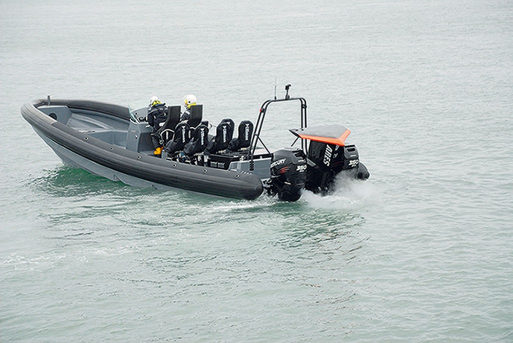 Hydraulic suspension powercat - Motor Boat & Yachting