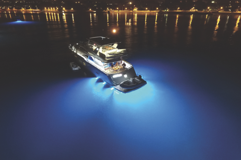 Lumishore Underwater Lights - Motor Boat & Yachting