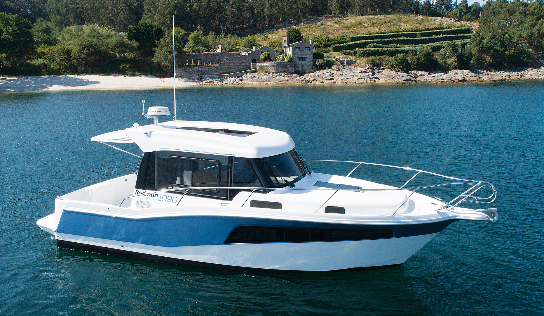 Rodman 1090 Evolution: Rugged cruiser gets a contemporary edge