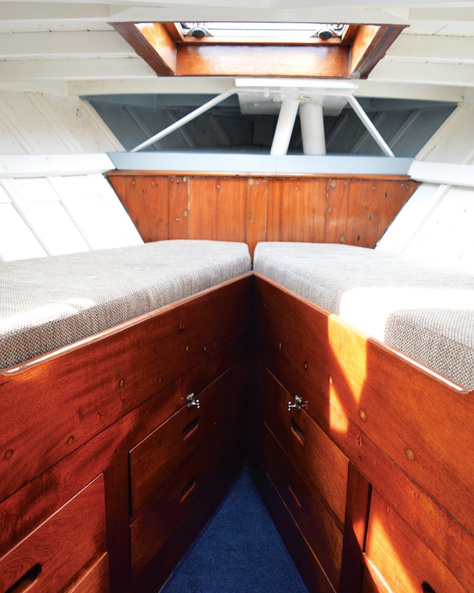 From rotting wreck to classic cruiser: Restoring a Bates Star Craft 40