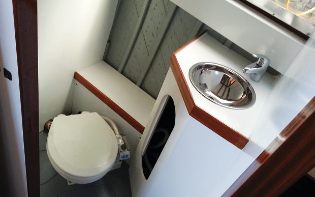 From rotting wreck to classic cruiser: Restoring a Bates Star Craft 40