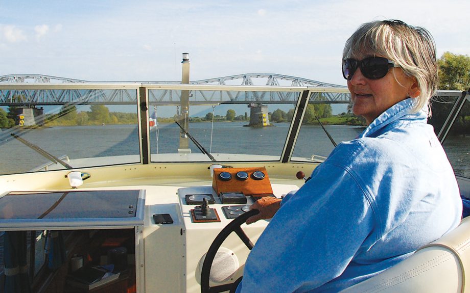 Sail to power converts: Yacht owners explain why they moved to the dark ...