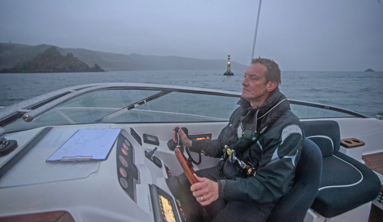 How to use pilotage skills to enter any harbour without a chartplotter
