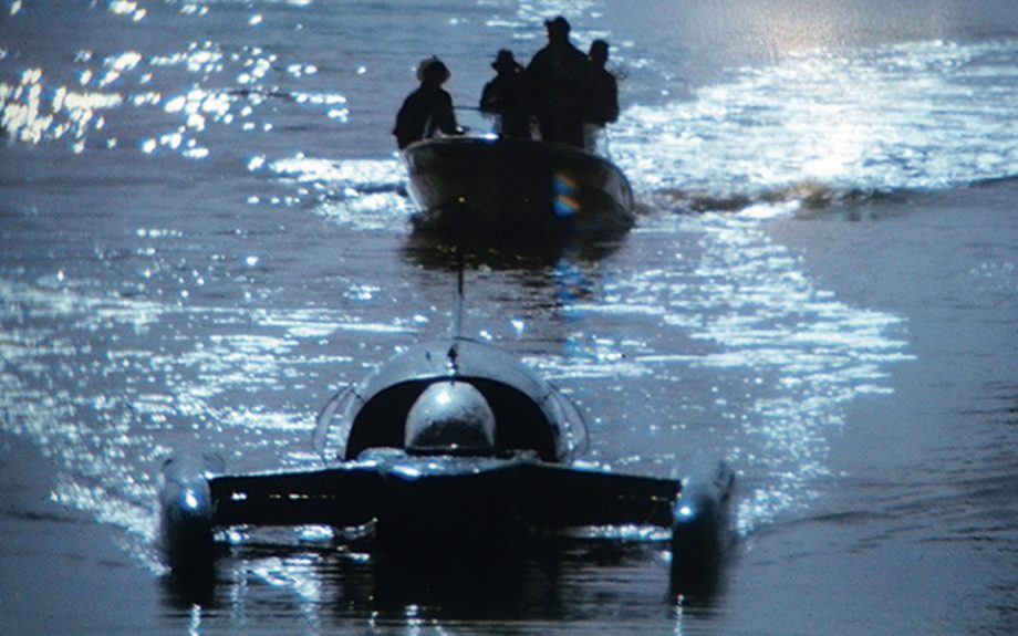 How Donald Campbell broke both land and waterspeed records in 1964