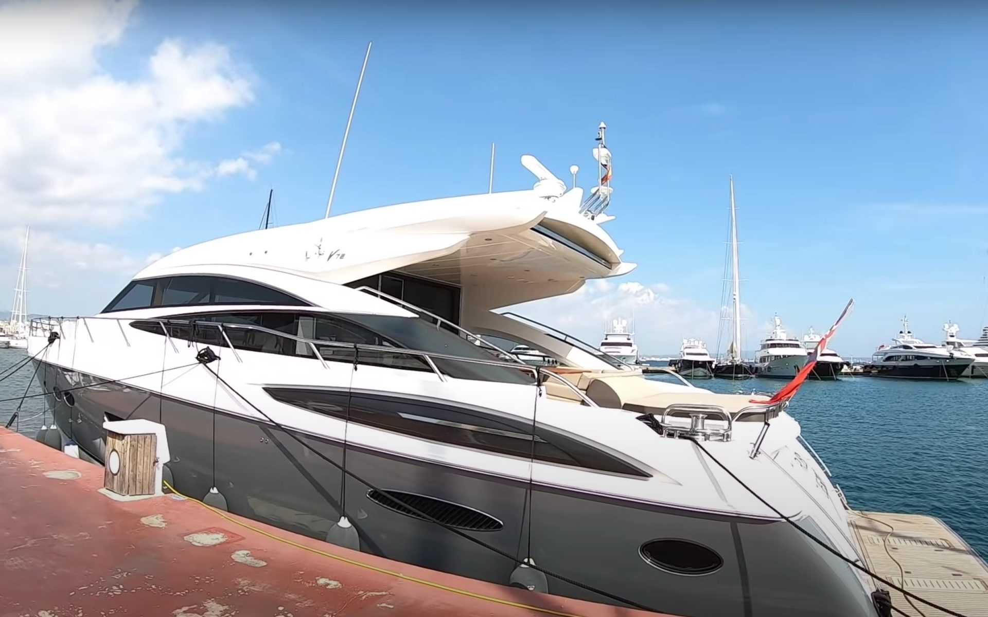 Princess V72 yacht tour: Supersize sportscruiser is all glamour, no ...