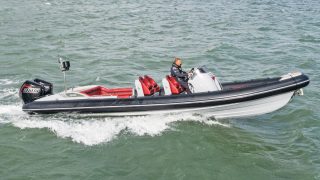 How to throttle and trim an outboard engined boat - Motor Boat & Yachting