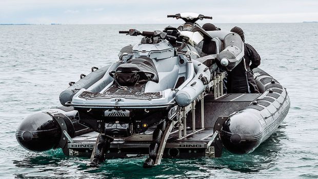 Ring Vampire VT-1050 is a pocket superyacht shadow boat