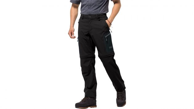 What to wear boating: Essential clothing guide for a day on the water