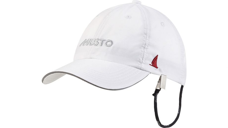 What to wear boating: Essential clothing guide for a day on the water