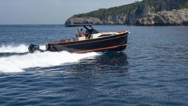 Apreamare Gozzo 35 Speedster: Yard's first outboard boat set for Cannes