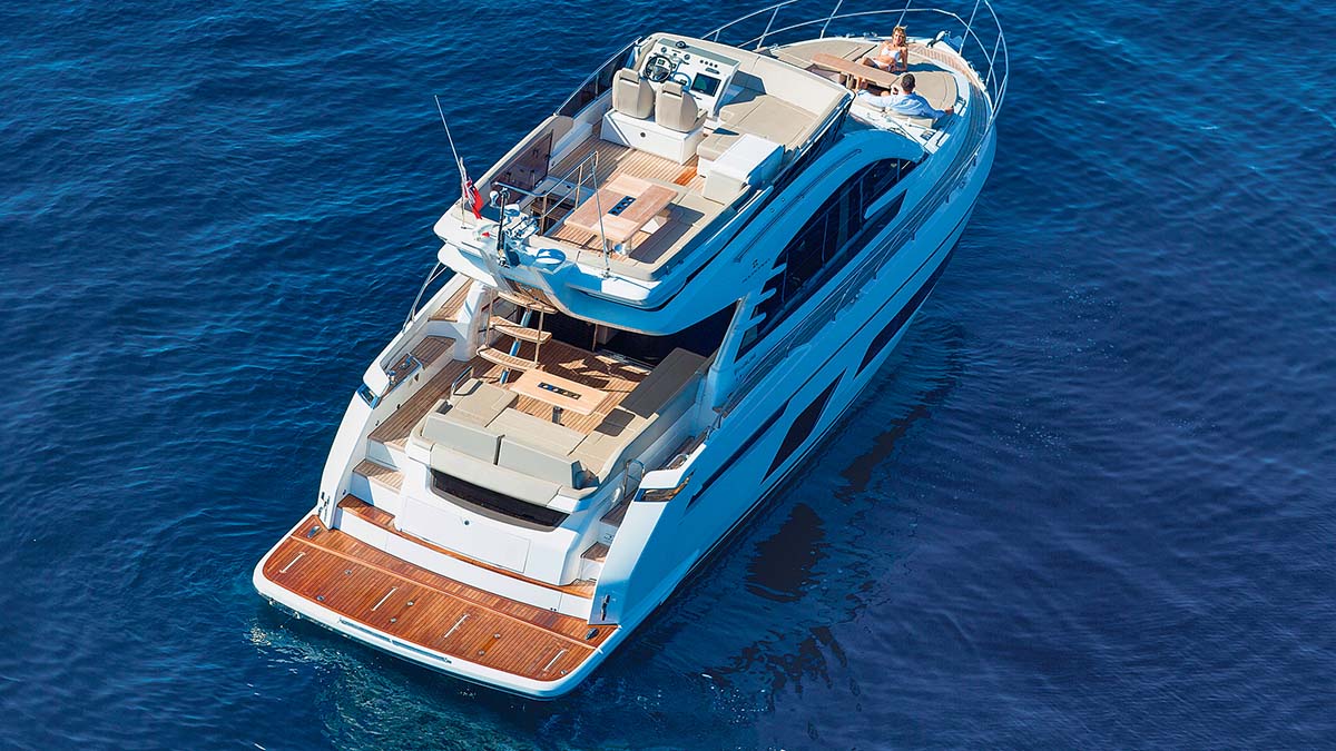 Fairline Squadron 53 used boat: Luxurious flybridge is a home from home